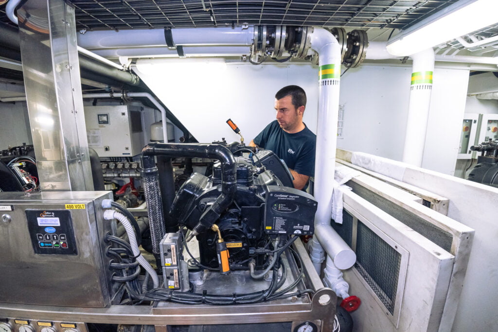 HVAC chiller compressor replacement - Ptw Shipyard